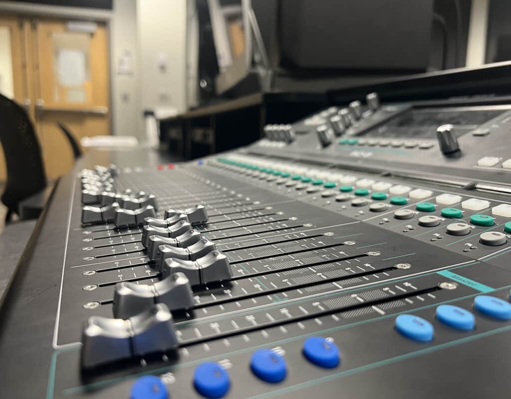 Ignite Studio at Hamilton East Public Library | Maker Space | Art Studio